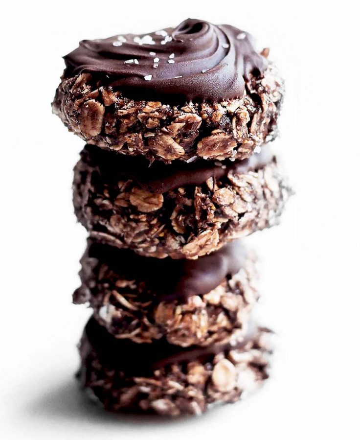 Dark Chocolate Salted Caramel Oatmeal Cookies – Whisk In Wellness